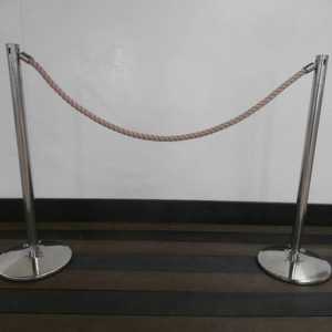 Keyhole Rope And Post Barriers | Asante Designs